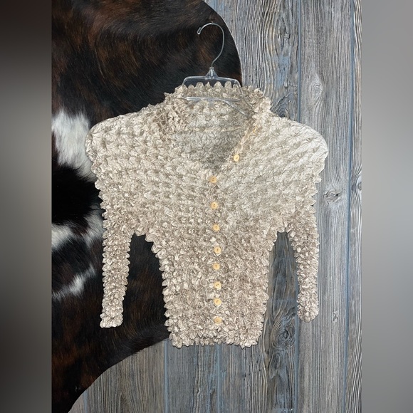 y2k | Tops | Y2k Creamy Tan Button Front Scrunch Top One Size Fits Most ...